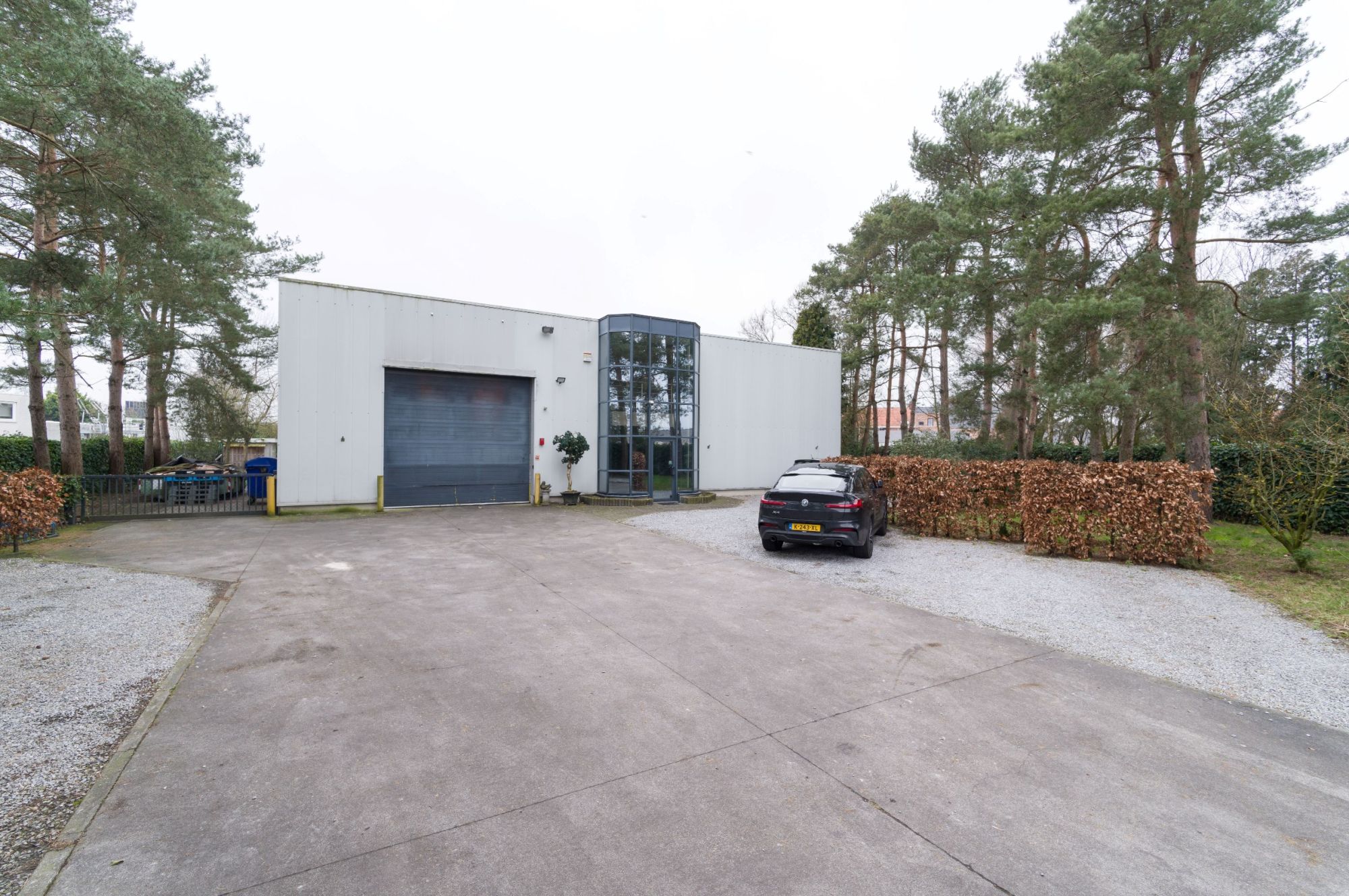 TE KOOP: Multifunctioneel KMO gebouw